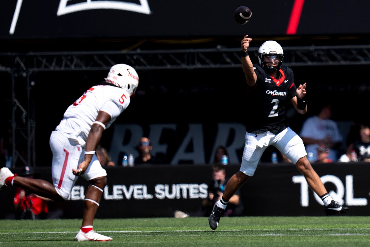 Brendan Sorsby Plans to Return to Cincinnati for 2024 Season